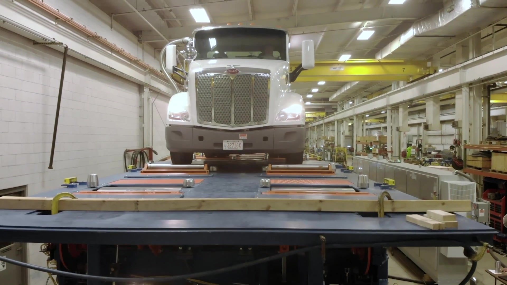 Roll Brake Dynamic Vehicle Test (Heavy Trucks)